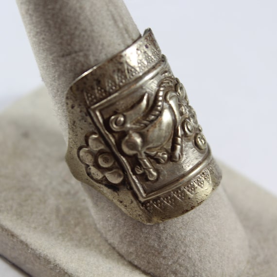 Antique Chinese Silver Repousse Carved Stone Lion Adj… - Gem