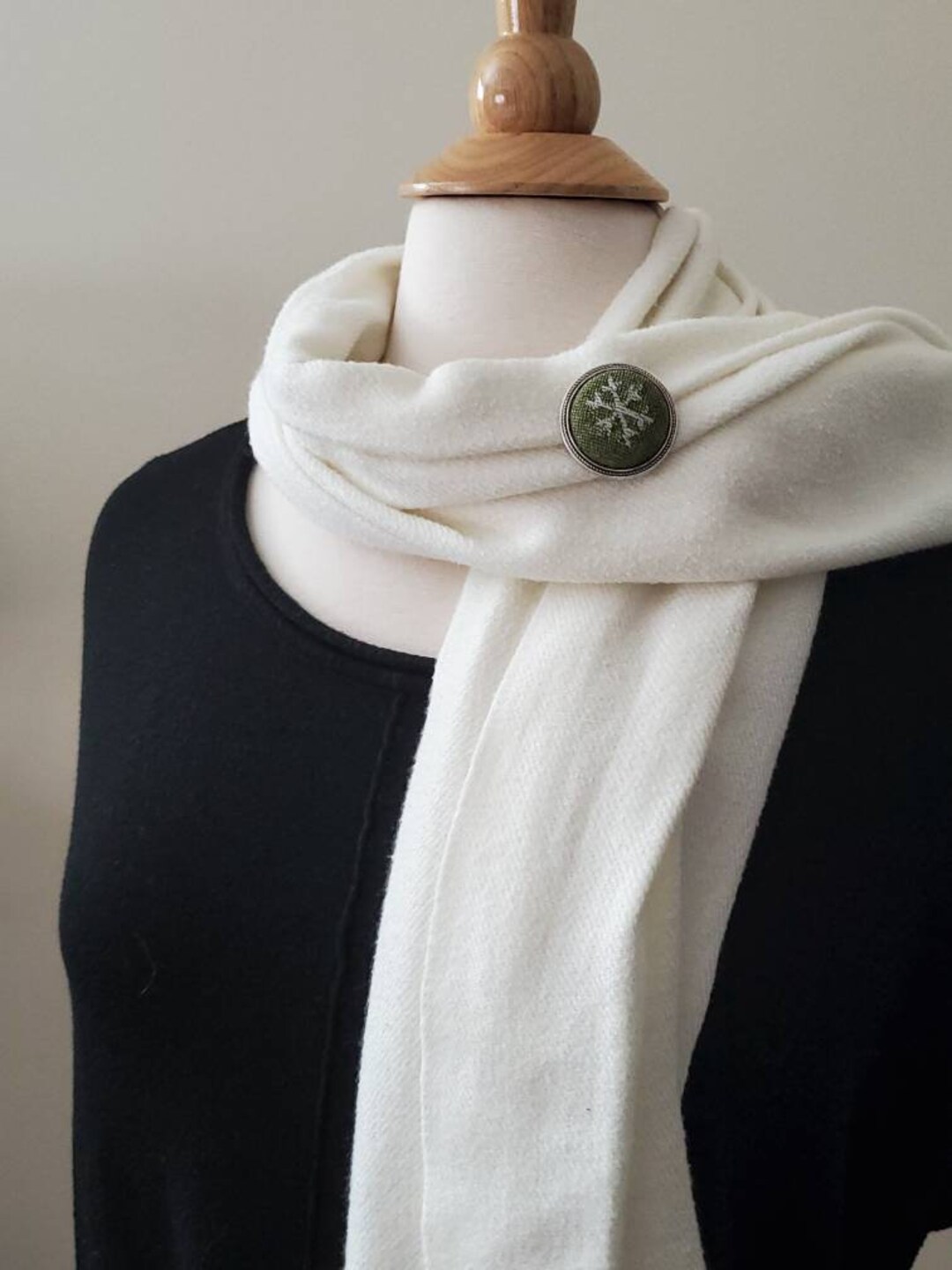 Shawl Pin Lapel Pin Snowflake Wrap Scrap Pin Kokadi Christmas Red Green ...