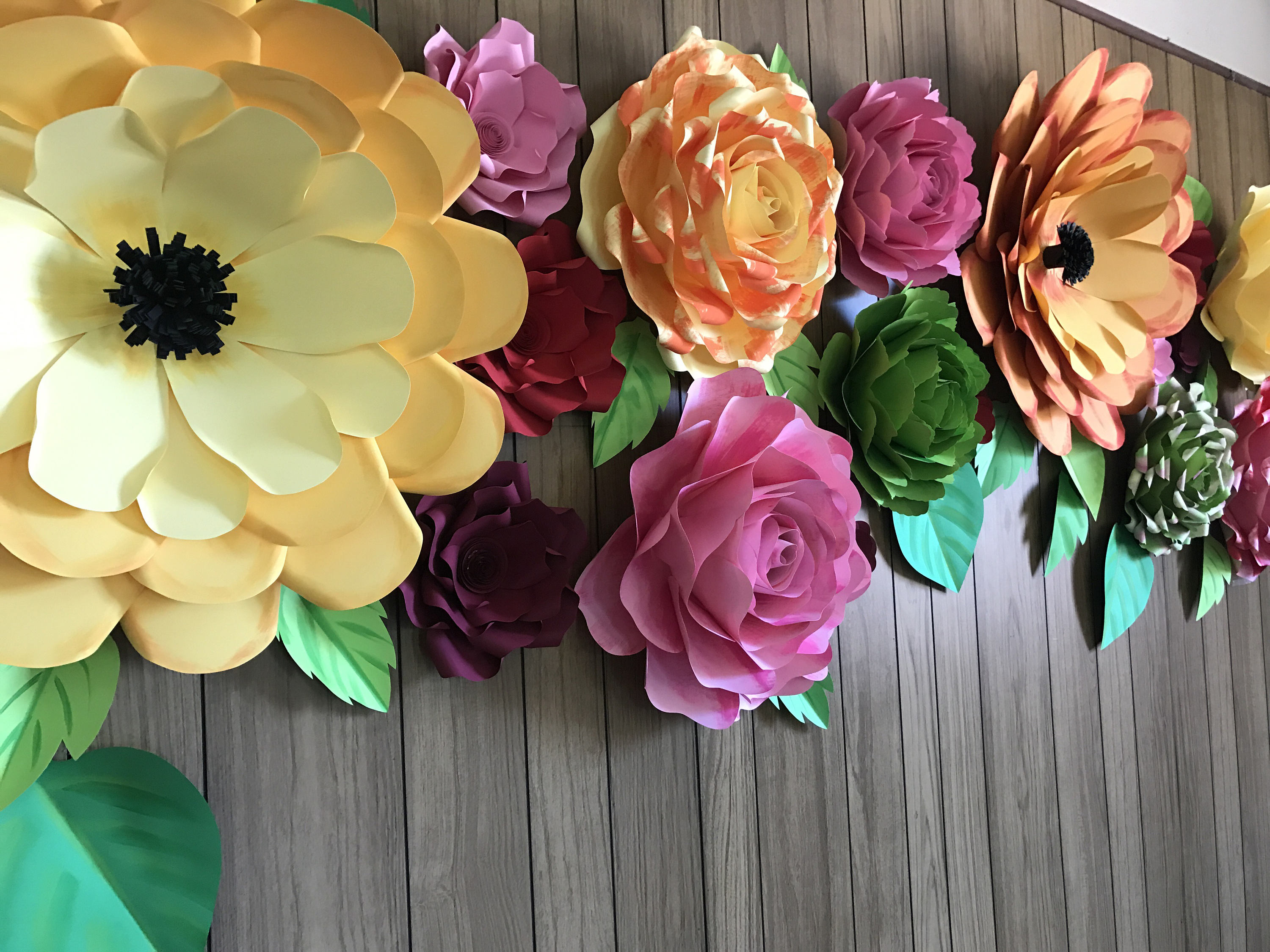 large-paper-flower-backdrop-giant-paper-flowers-paper-flower-wall-f41