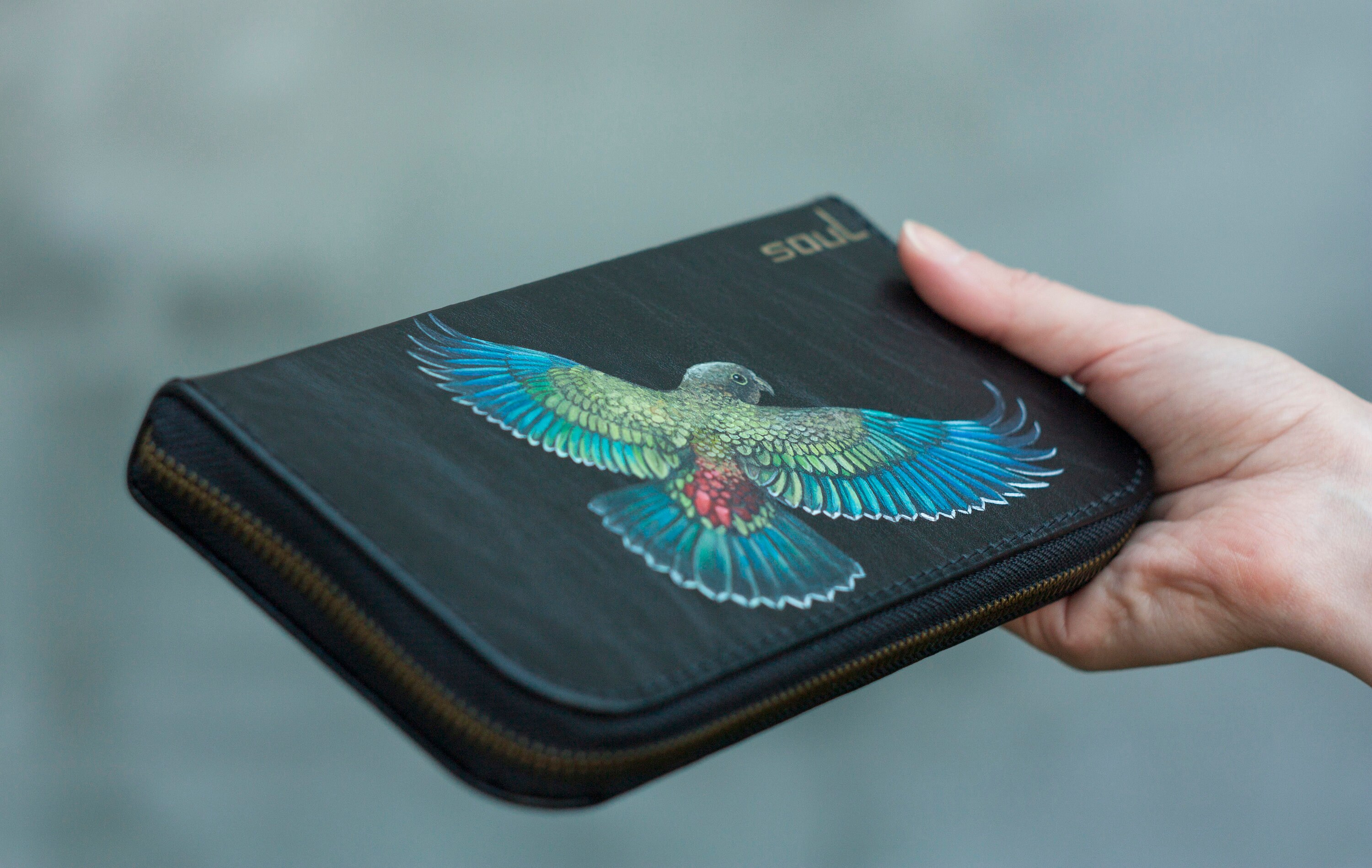 Parrot in Flight Man Leather Wallet Women Large Wallet With Bird Black ...
