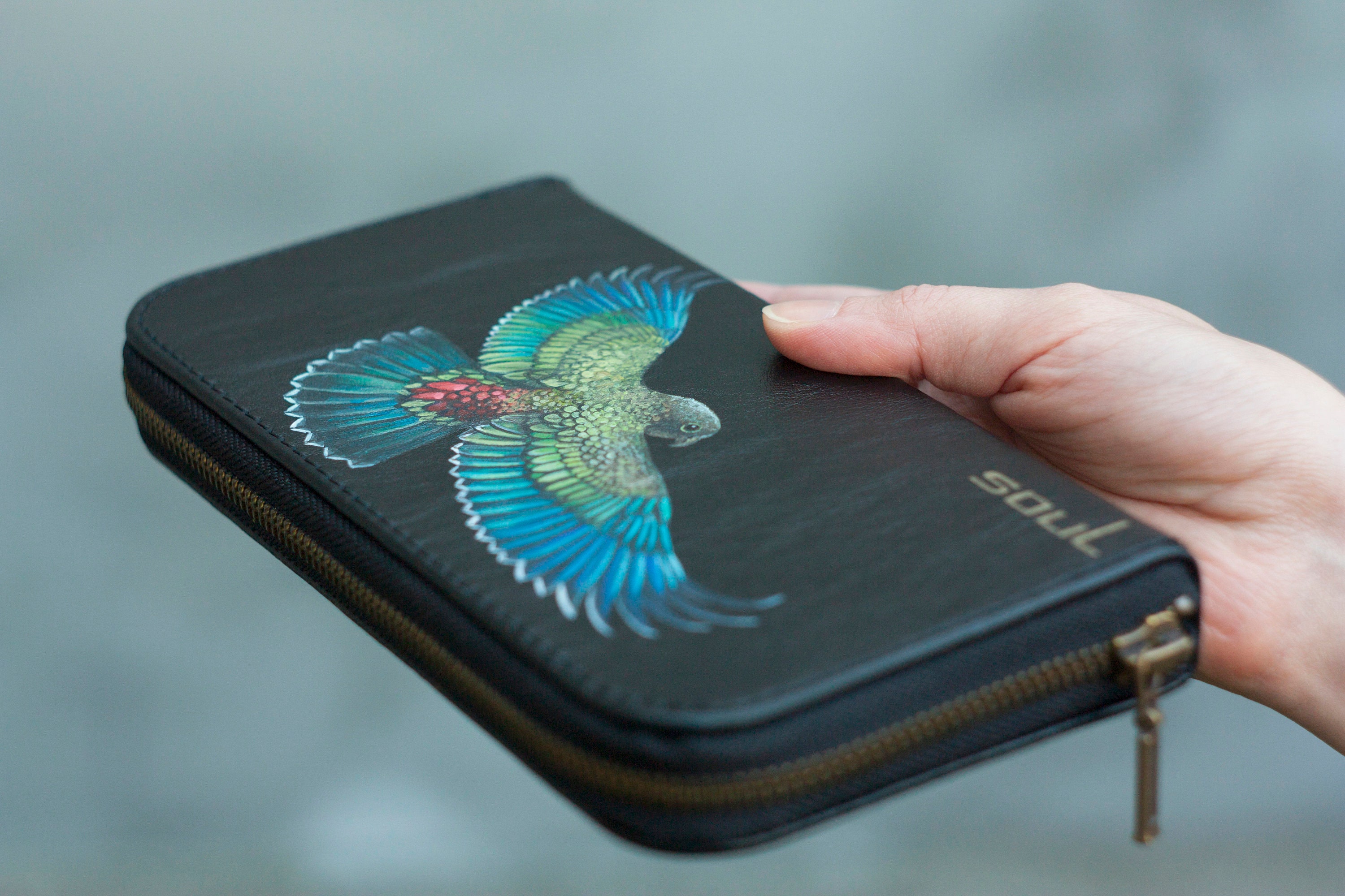 Parrot in Flight Man Leather Wallet Women Large Wallet With Bird Black ...