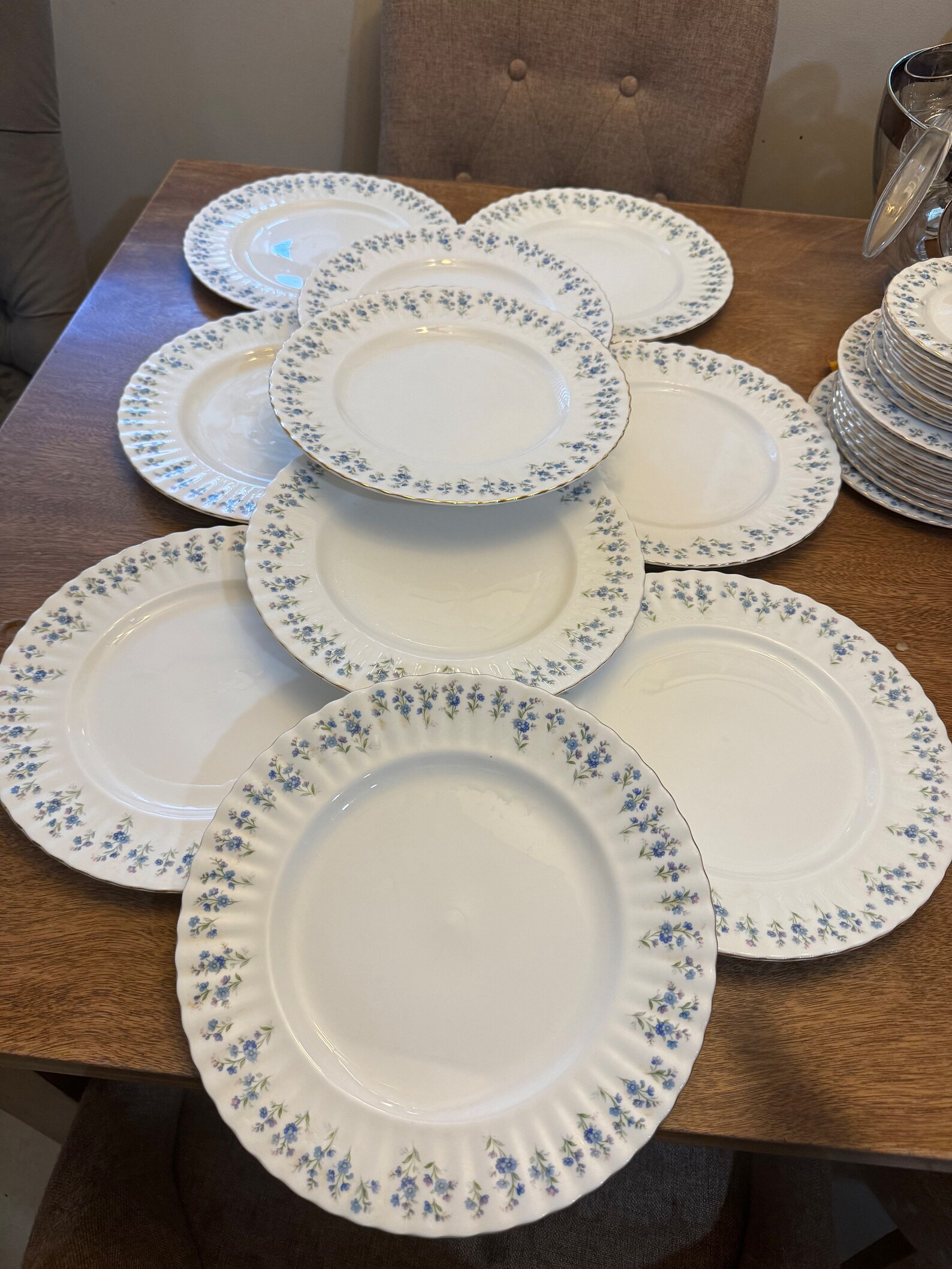 Royal Albert "memory Lane" Vintage 31 Pcs Dinner, Salad, Desert ...
