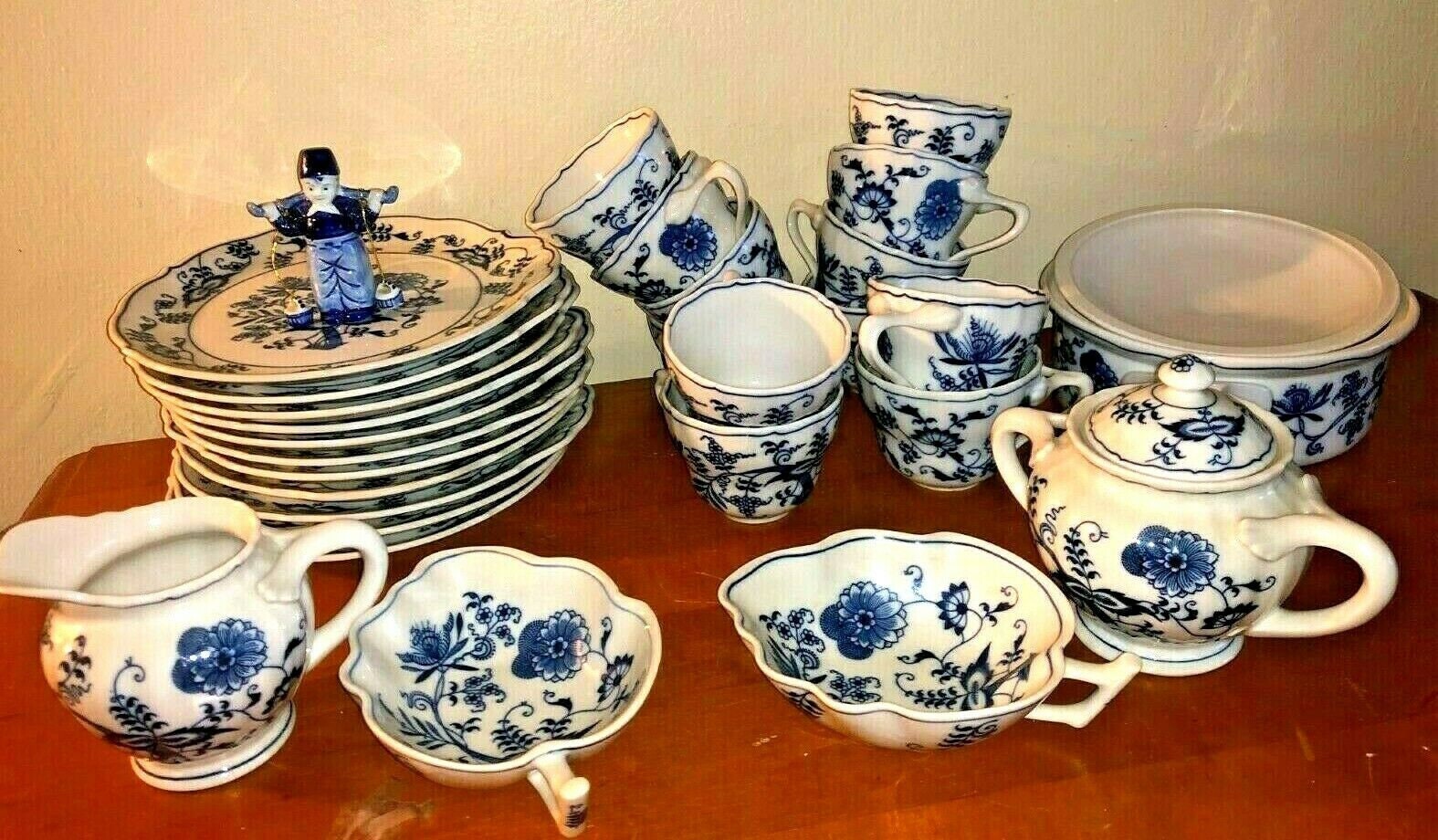 Danube Blue Onion Pattern 27pcs Porcelain Vtg Luncheon Plate Cups Set ...