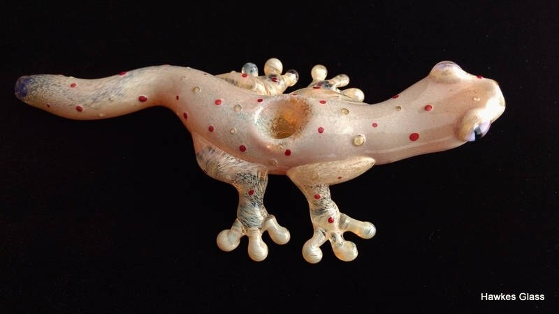 Glass Gecko Pipe (UV Glow)