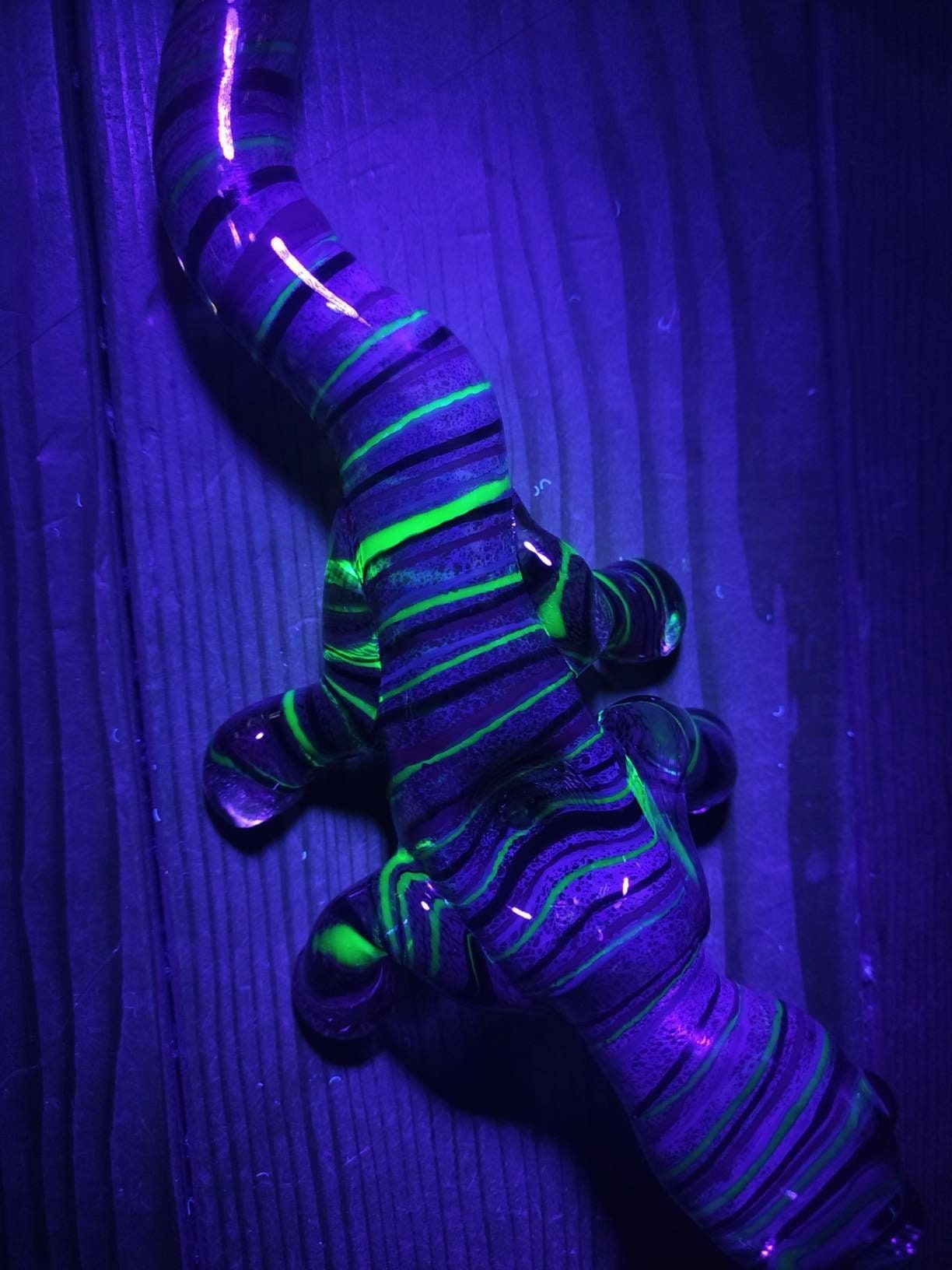 Glass Lizard Pipe | UV Glow | Color Changing | Unique Glass Art | Quick ...