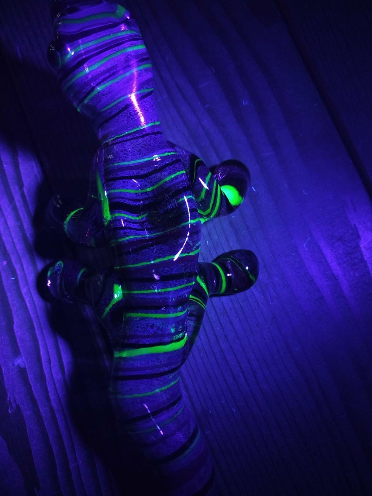 Glass Lizard Pipe | UV Glow | Color Changing | Unique Glass Art | Quick ...