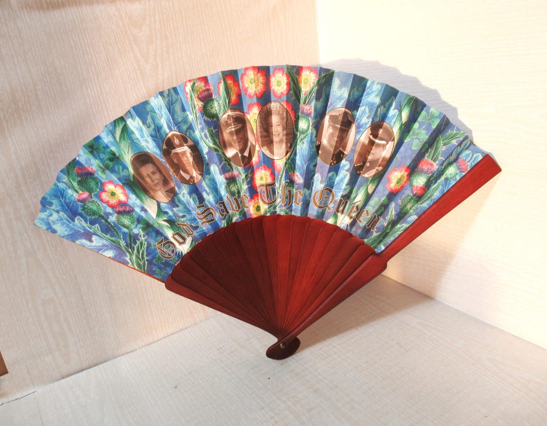 Queen Elizabeth II Jubilee Commemorative Fan Great Britain Paper Wood ...
