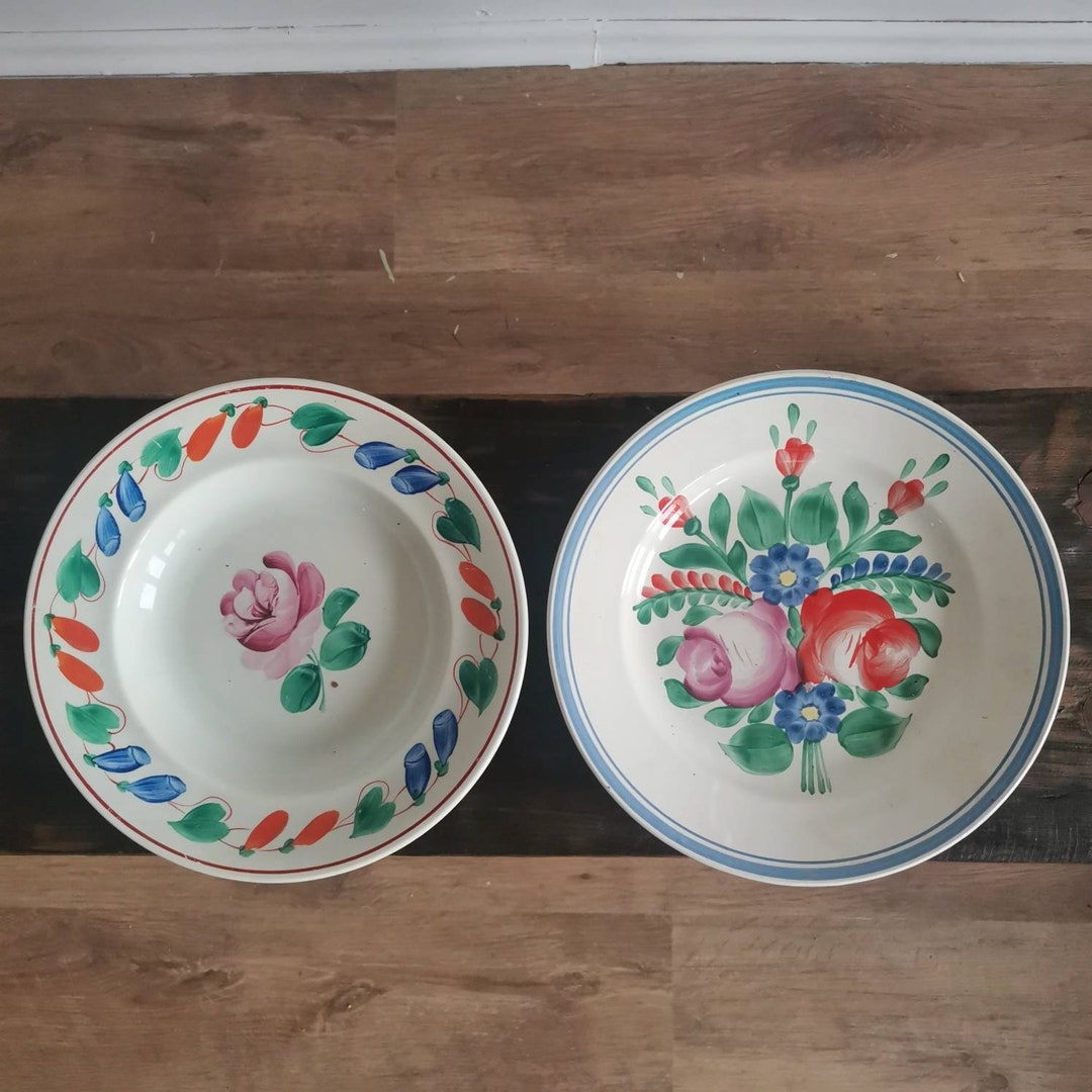 Pretty and Bright Set of 2 Plates Vintage Folk Art Hand Painted ...