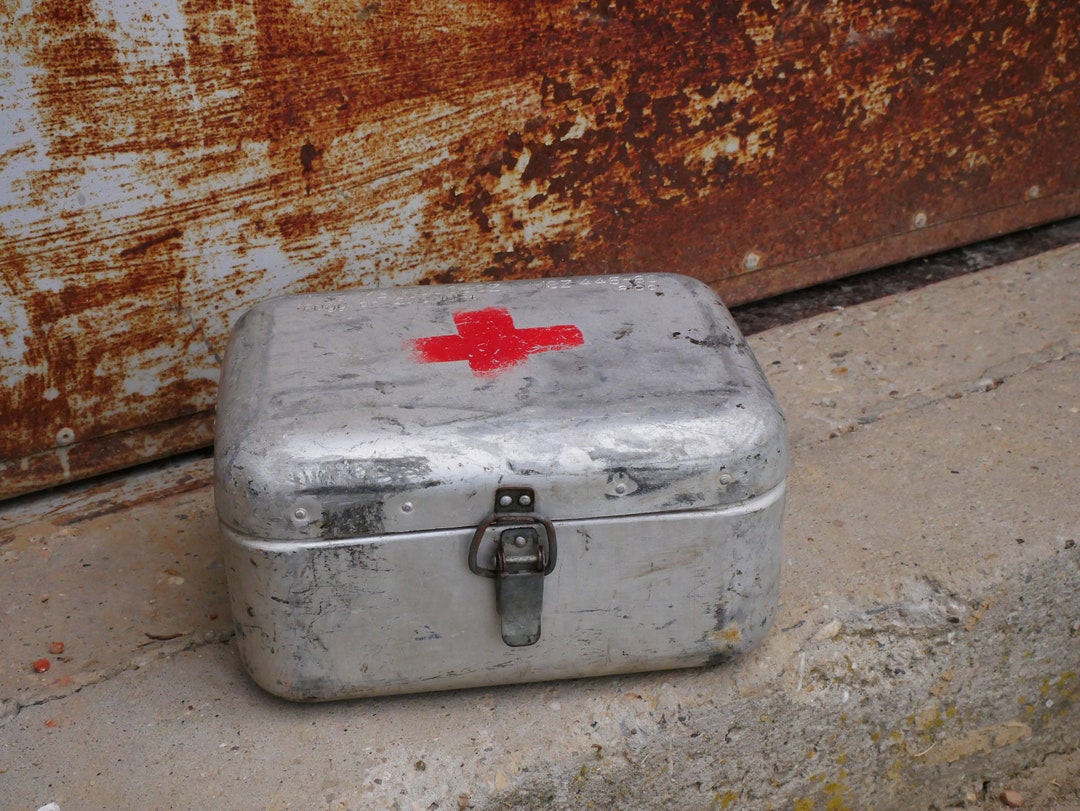 Aluminium Tin FIRST AID BOX Hungarian Vintage Medical First Aid ...