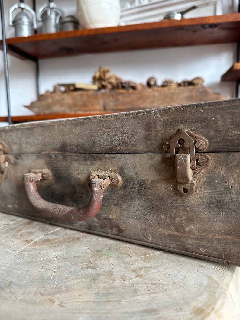 Antique Rustic Wooden Tool Trunk or Painters Storage Box, Gnarly Shabby ...
