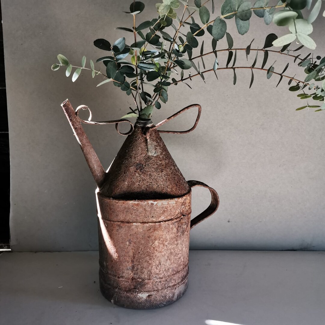 Vintage Rustic Oil Can Container Memorabilia Planter Decor Utensil ...