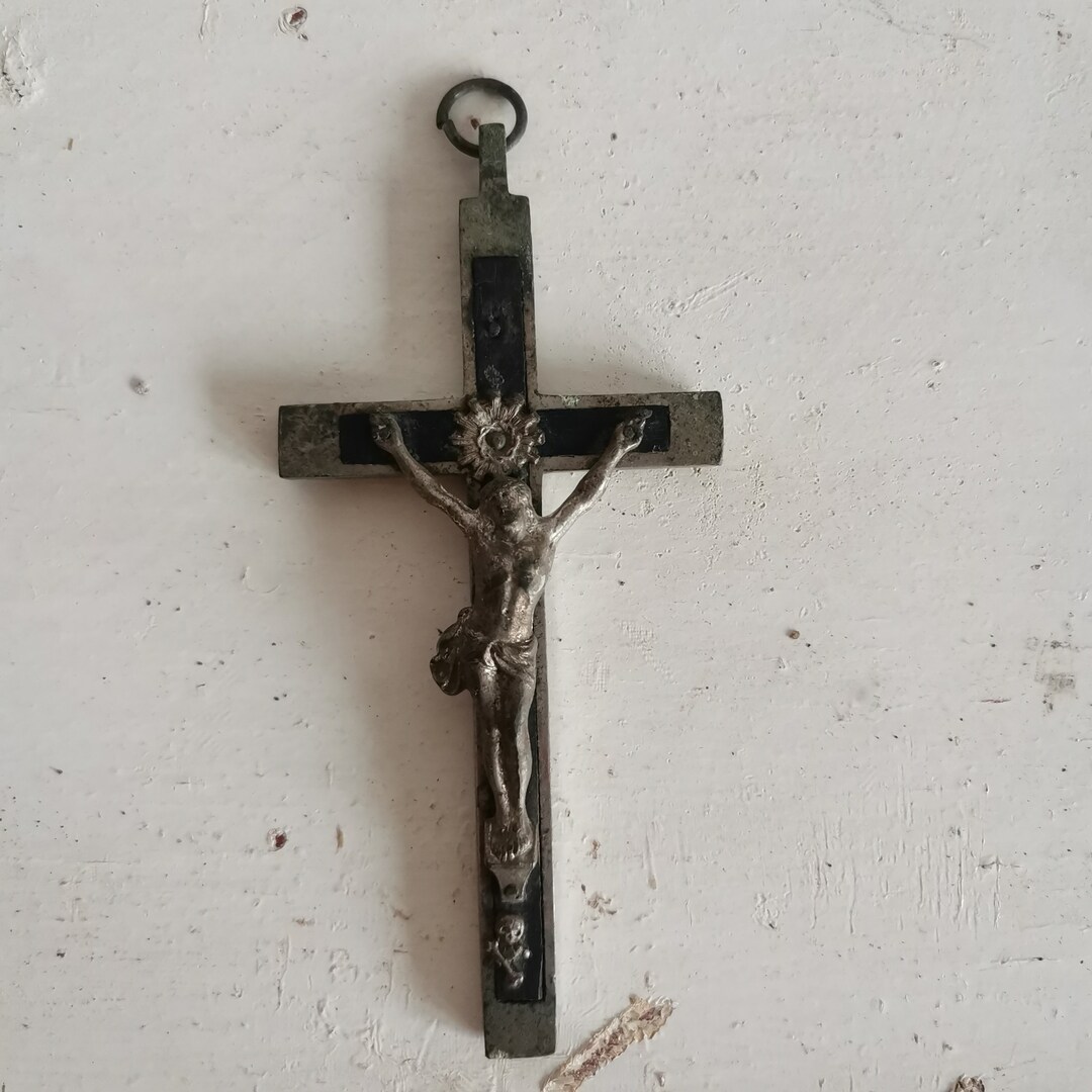 Vintage Crucifix / Cross, With Detailed Metal, Jesus, Antique From Home ...