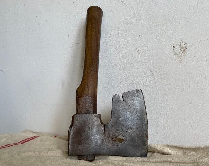 Bearded VINTAGE AXE Wood Cutting Equipment, Farmhouse Memorabilia, Home ...