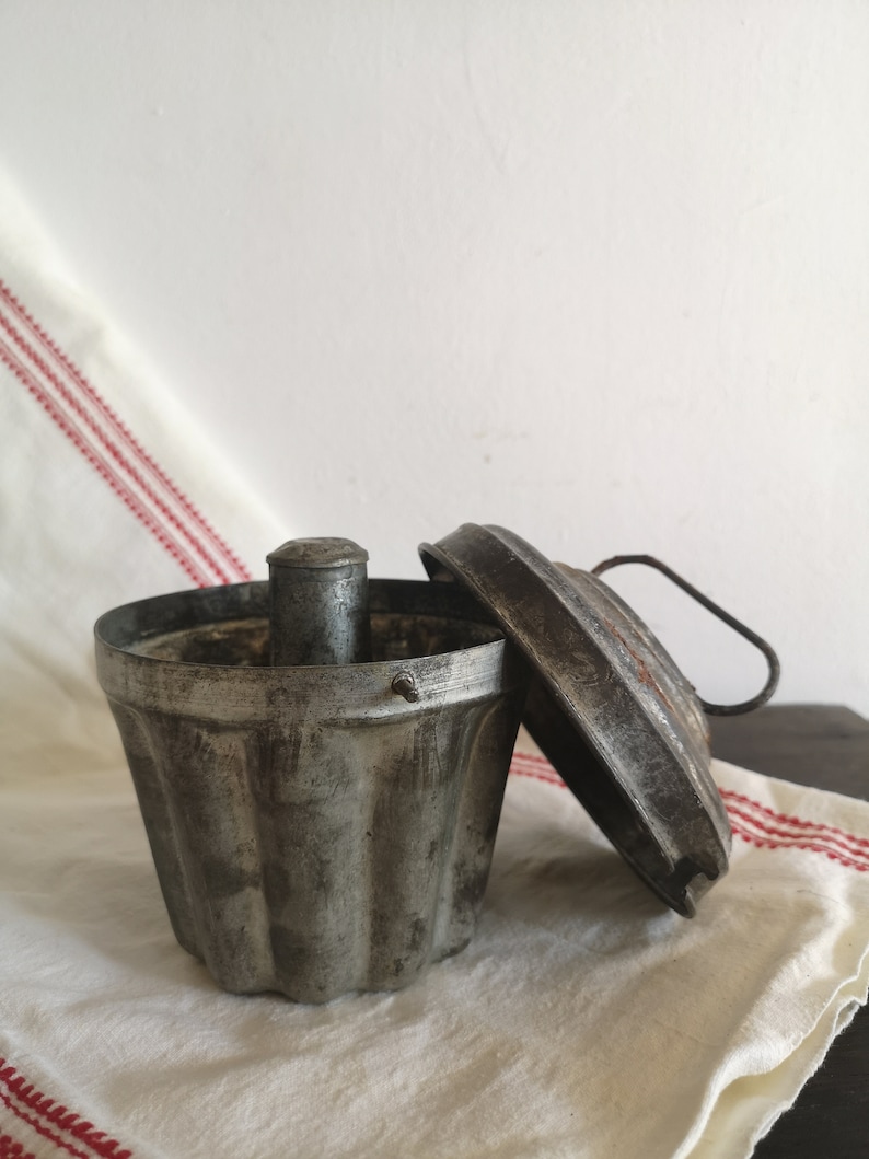 Captivating Vintage 1930s Rustic Pudding Form With Lid - Rare Design ...