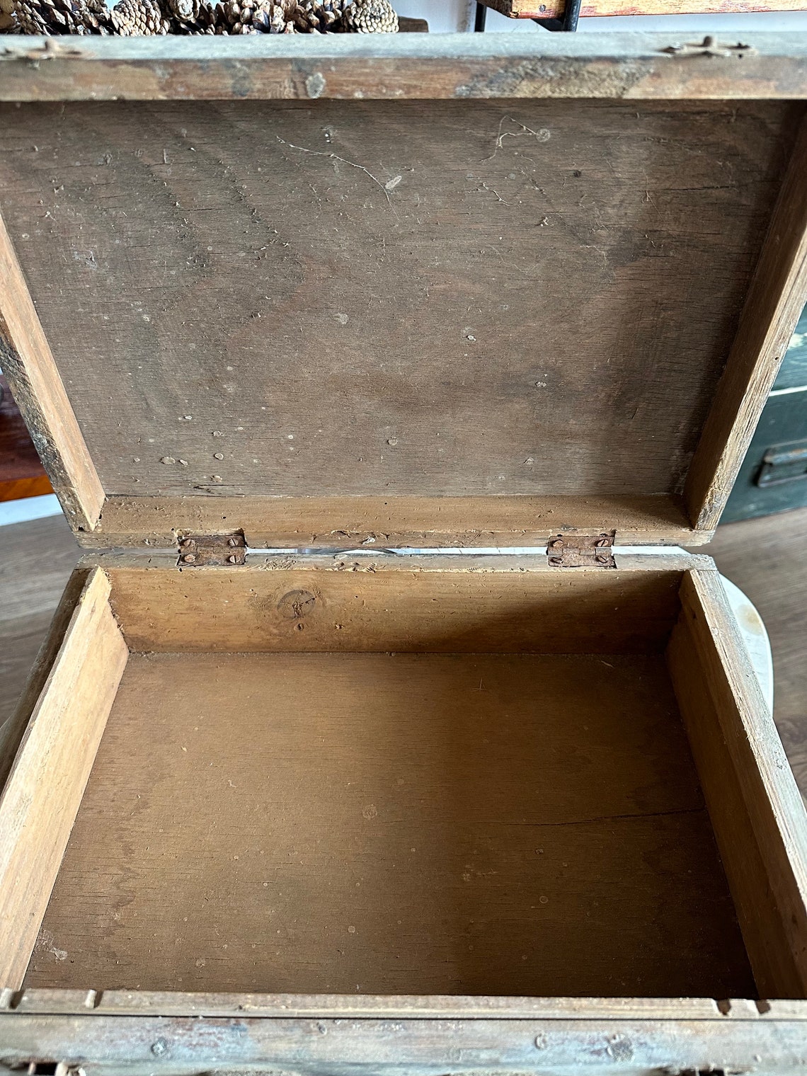 Antique Rustic Wooden Tool Trunk or Painters Storage Box, Gnarly Shabby ...