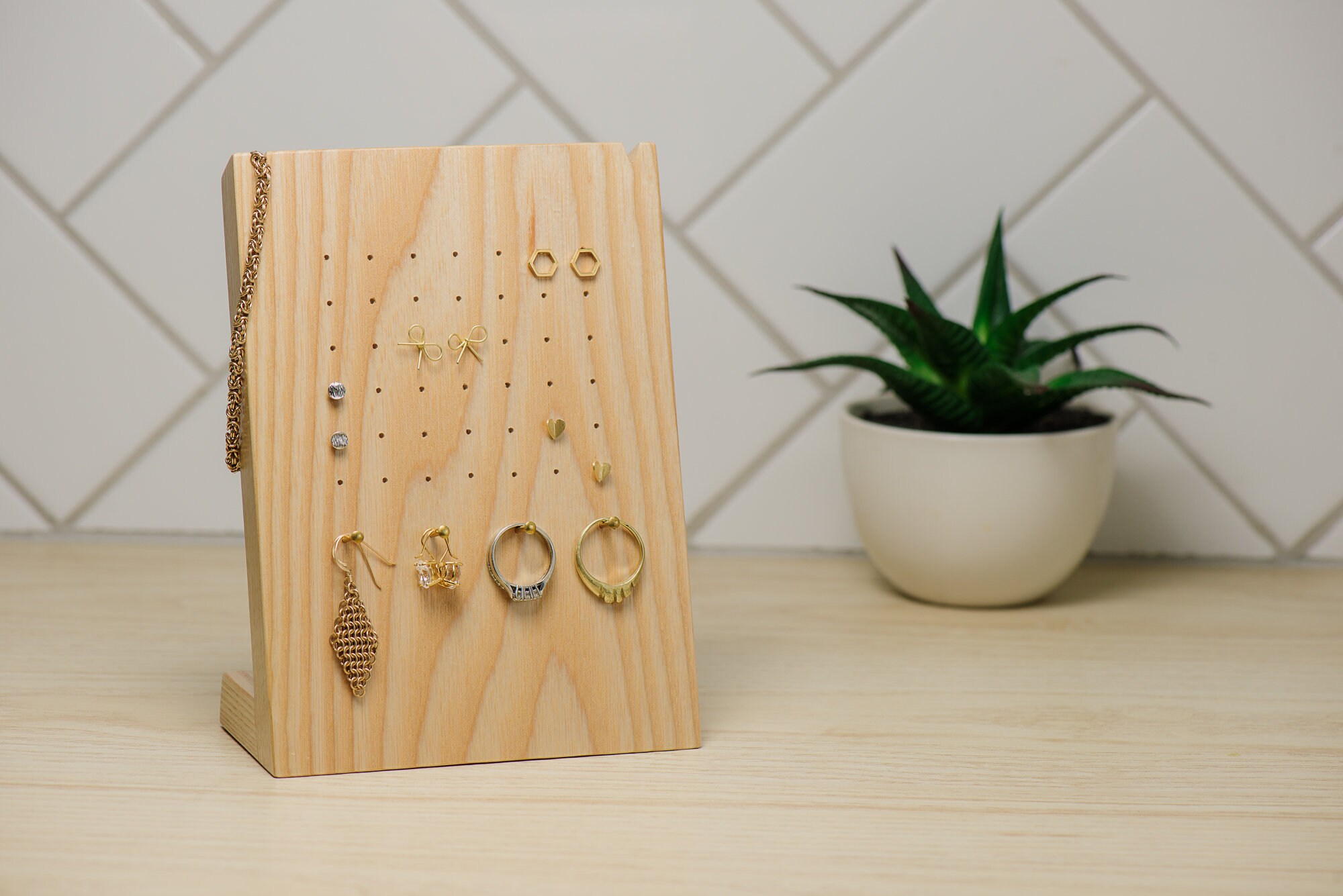 CHOOSE YOUR GRAIN / Ash / Wooden Earring Display Stand / - Etsy Canada