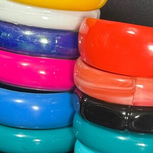 Vintage Stack of Pink Purple Plastic Bangles, Retro Acrylic Bracelets ...