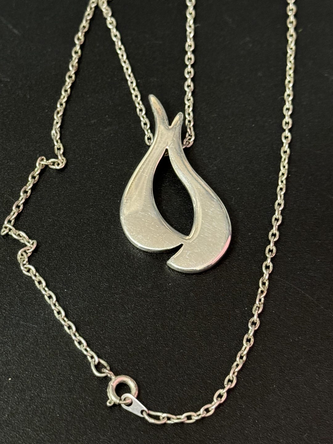 Abstract Modernist Pendant by Newbridge Silverware on a 69cm 925 ...