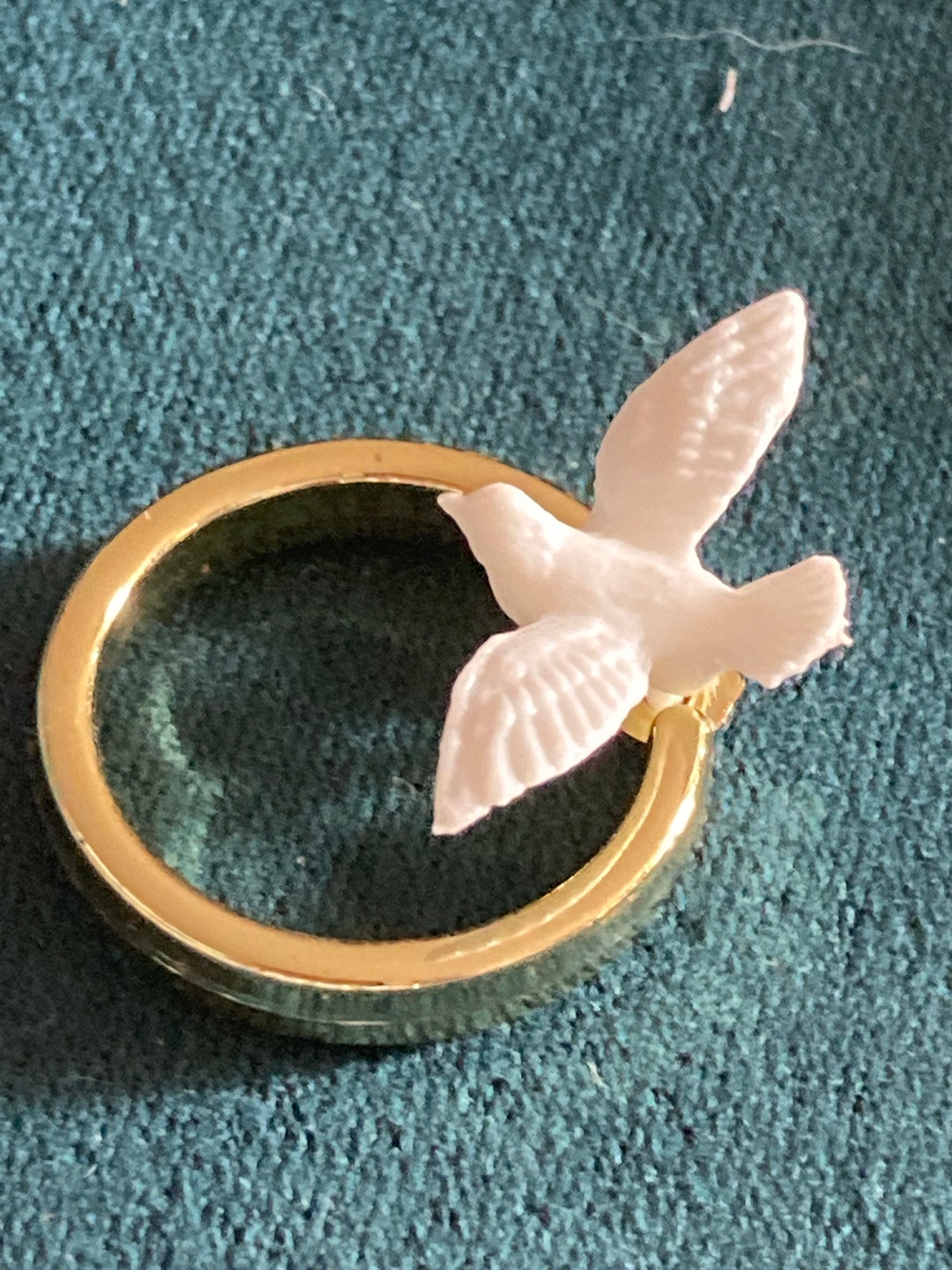 Vintage Traditional Gold Plastic Wedding Ring and Dove Bird Cake Topper ...