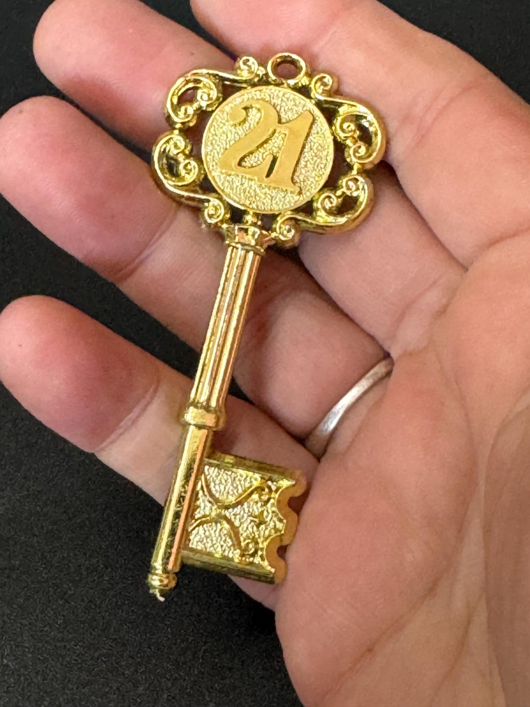 Vintage 21st Birthday Key to the Door Gold Cake Decoration Topper Sign ...