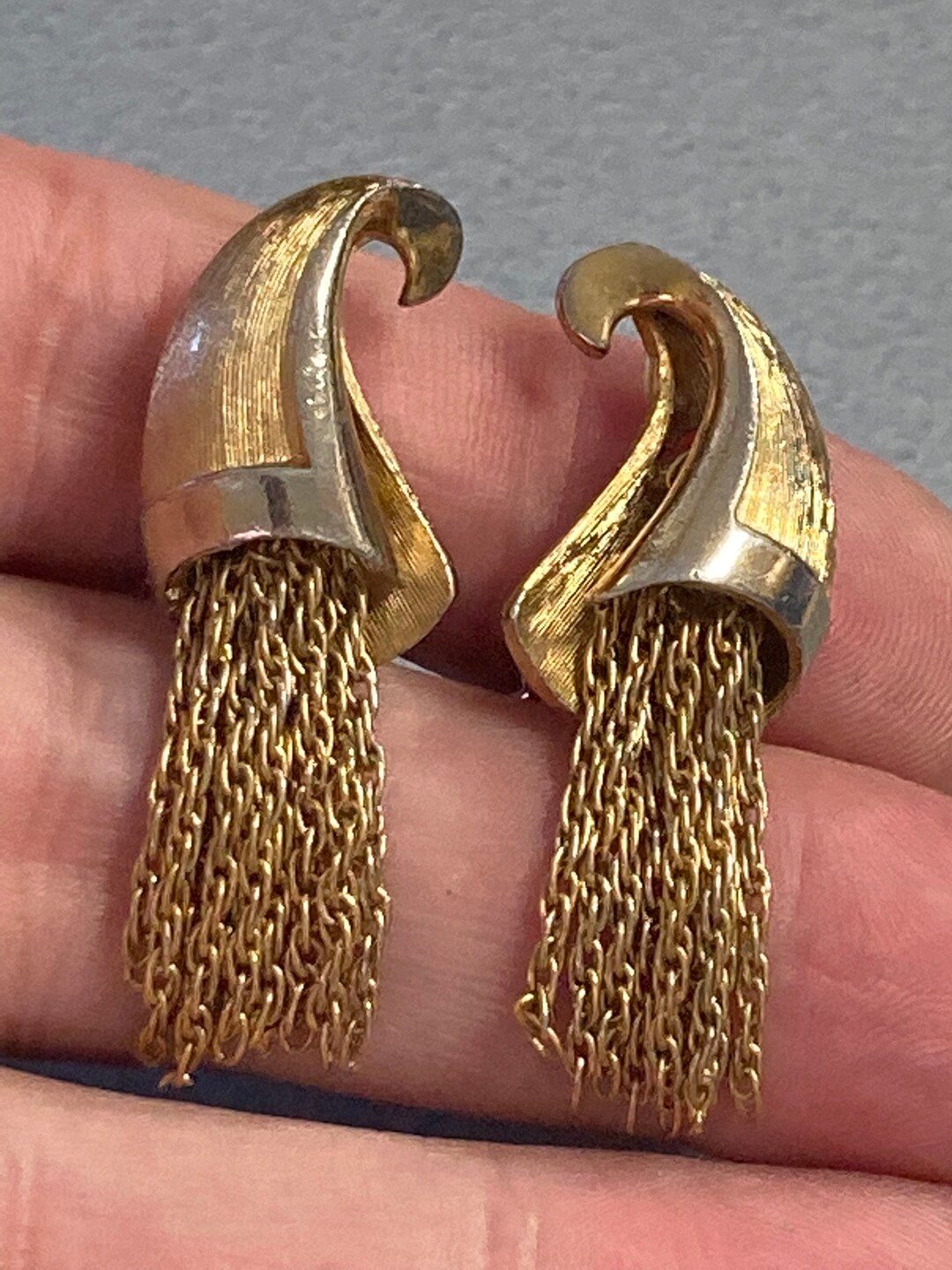 Chain Tassel Clip on Earrings, Vintage 1970s Gold Tone - Etsy