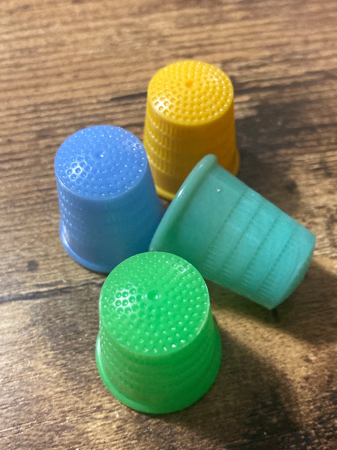 Set of 4 Art Deco Galalith Early Plastic Coloured Sewing Thimbles Size ...