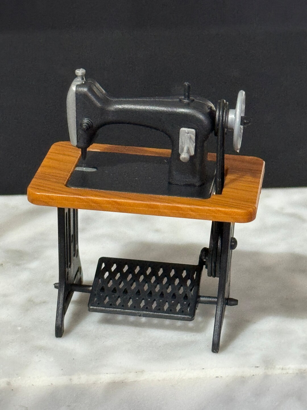 Miniature Plastic Vintage Sewing Machine Cake Topper Decoration Dolls ...
