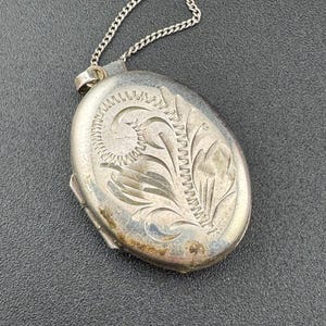 Vintage Medium Sized Silver Photo Locket With Engraved Design, Memorial ...