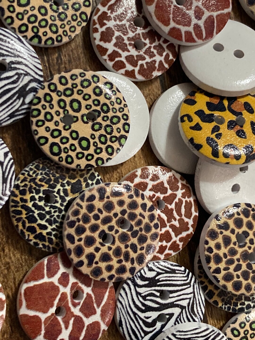 Pack of 50 20mm Round Leopard Zebra Tiger Animal Giraffe Wooden Buttons ...