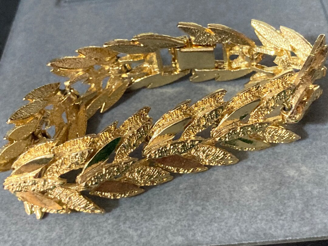 Vintage Gold Tone Textured Leaf Chain Link Bracelet Vintage Retro 1970s ...