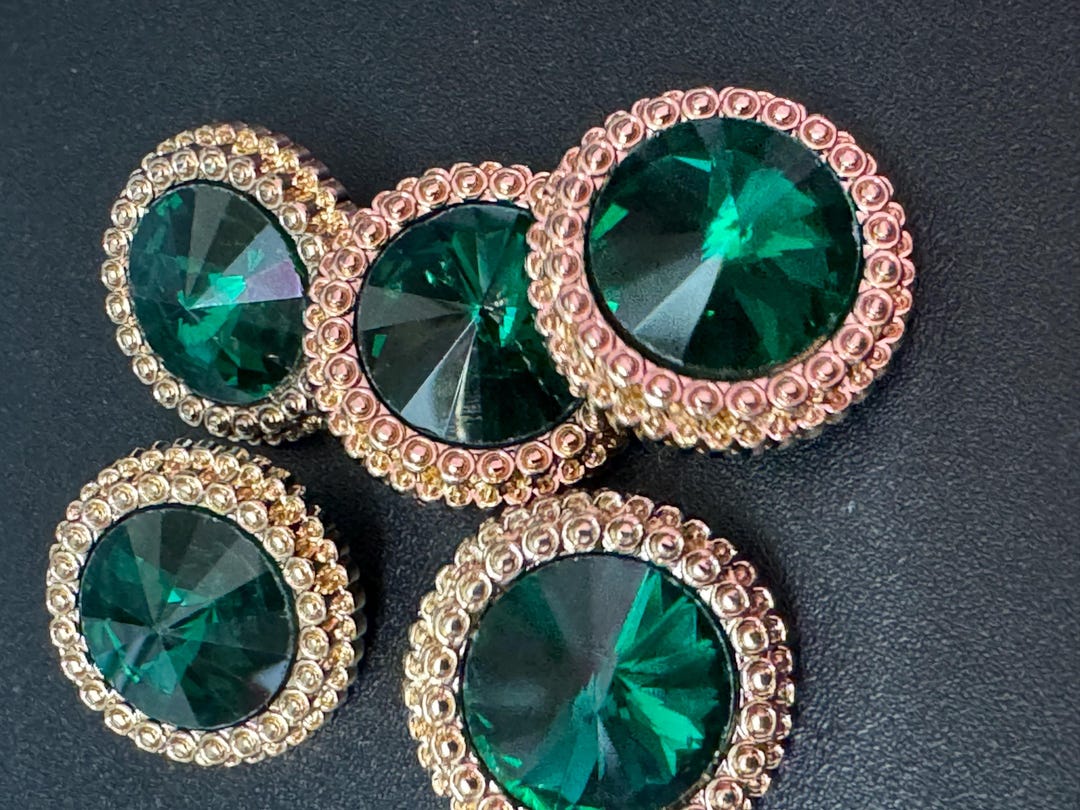 21mm Emerald Green Rivoli Crystal Glass Buttons Pack of 5 – Gold Tone ...