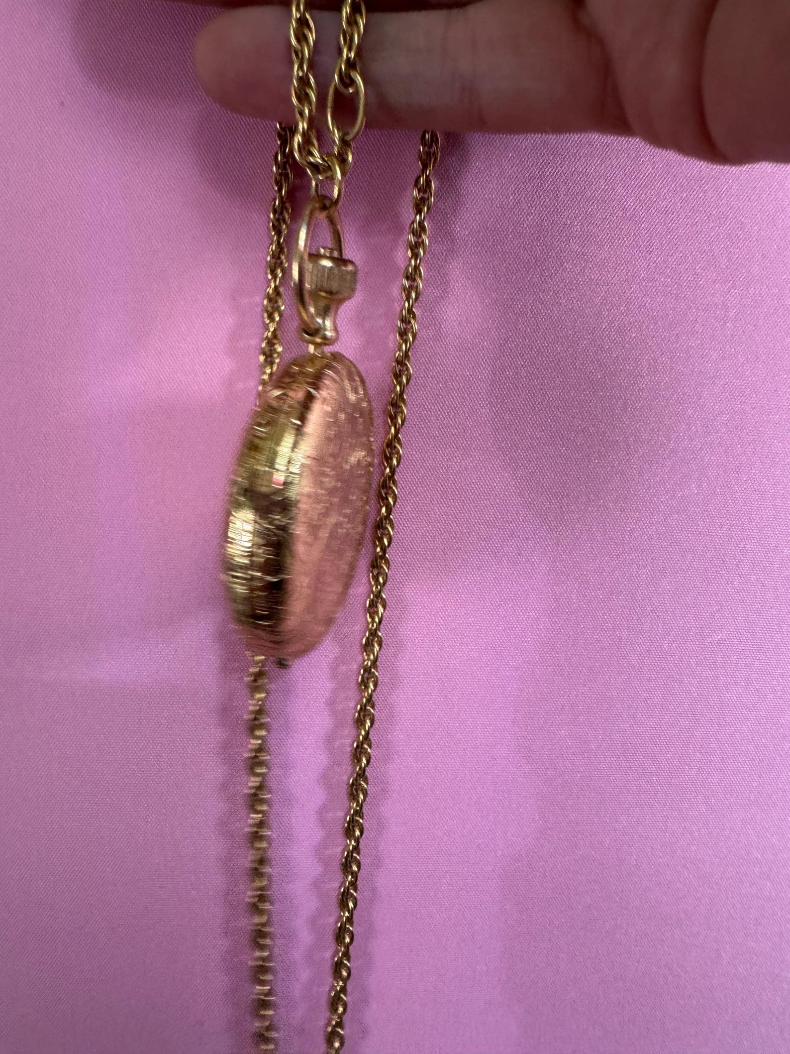 Vintage Estee Lauder Pressed Powder Pendant Necklace Gold Tone Medalion ...