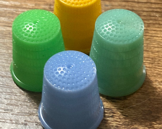 Set of 4 Art Deco Galalith Early Plastic Coloured Sewing Thimbles Size ...