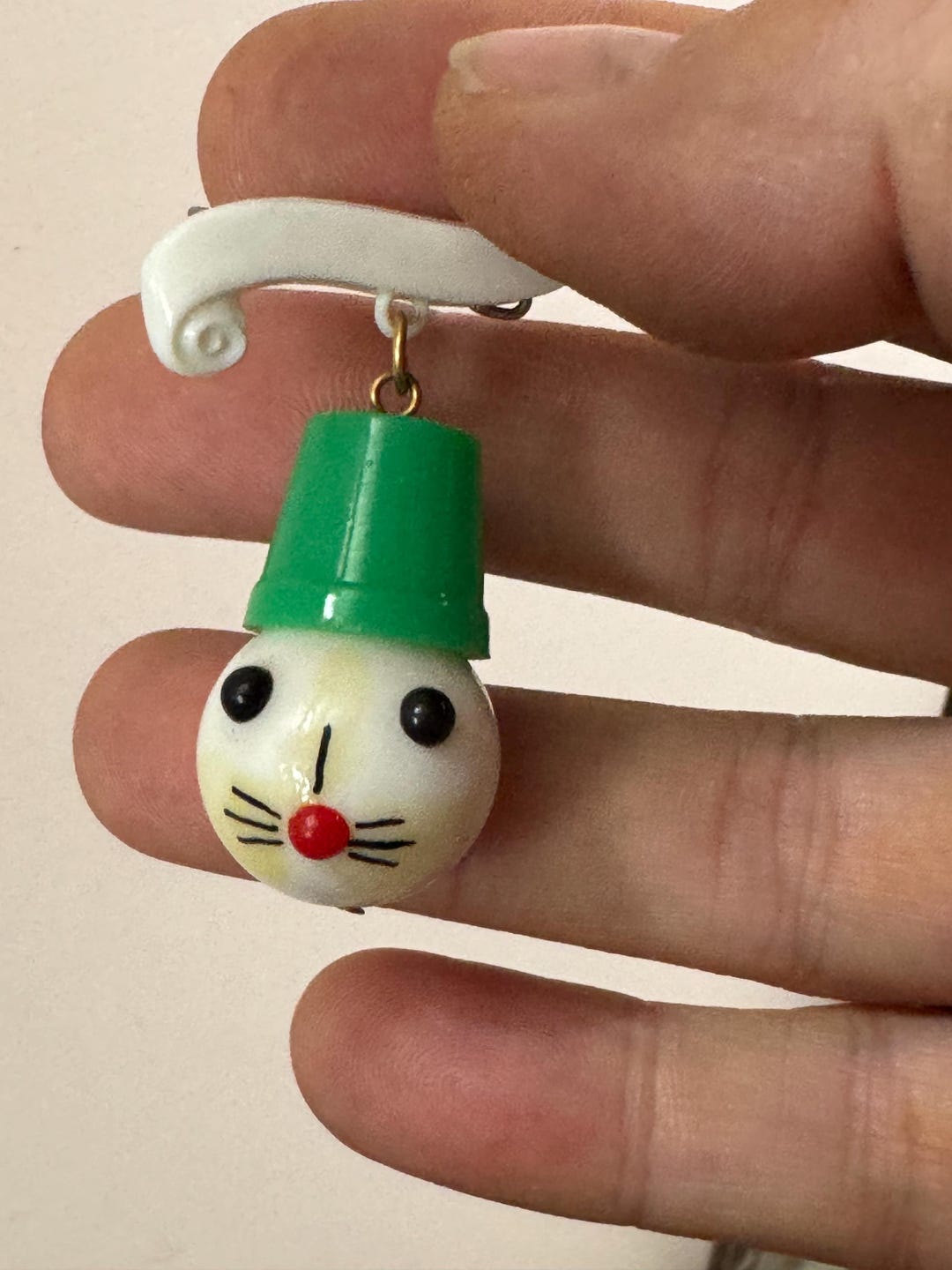 Vintage Kitsch Rabbit Brooch: 1940s Green Hat Plastic Pin - Etsy