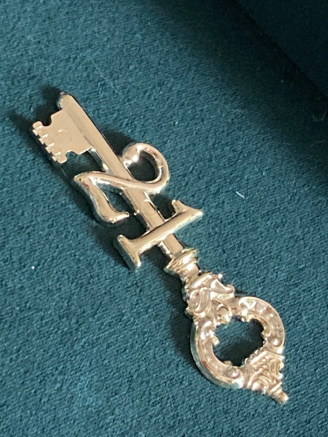 Vintage 21st Birthday Key to the Door Silver Cake Decoration Happy ...