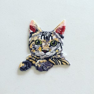 Tabby Cat Badge, Brindle Cat Iron-on Patch, Peeping Kitty Applique ...