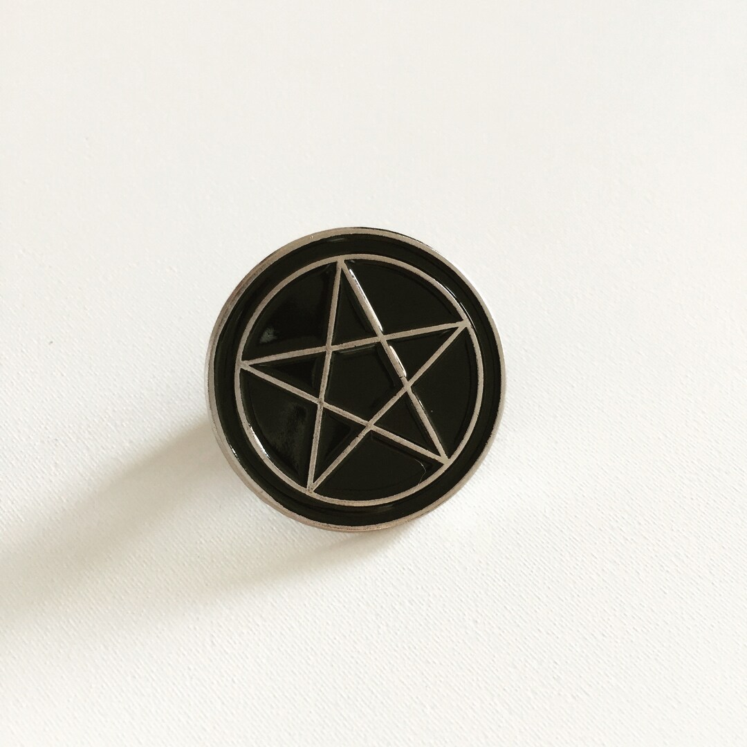 Pentagram Enamel Pin: Wiccan Goth Lapel Pin (25mm) - Etsy UK