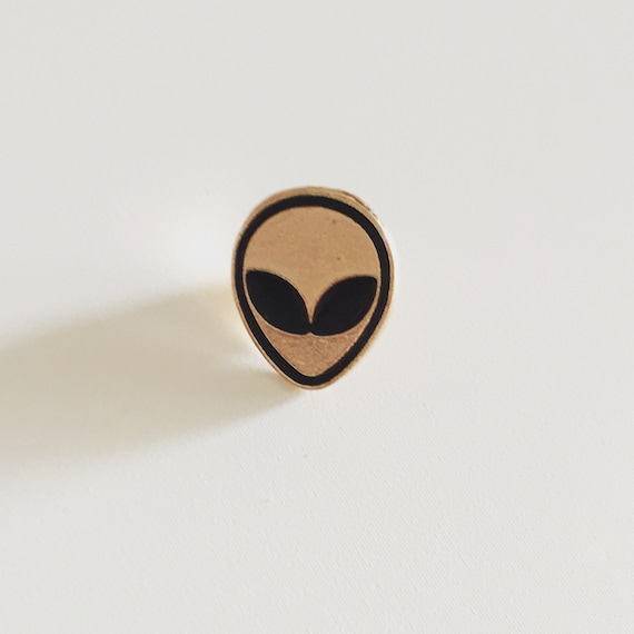 Alien Head Pin Badge Alien Hard Metal Pin Extraterrestrial | Etsy