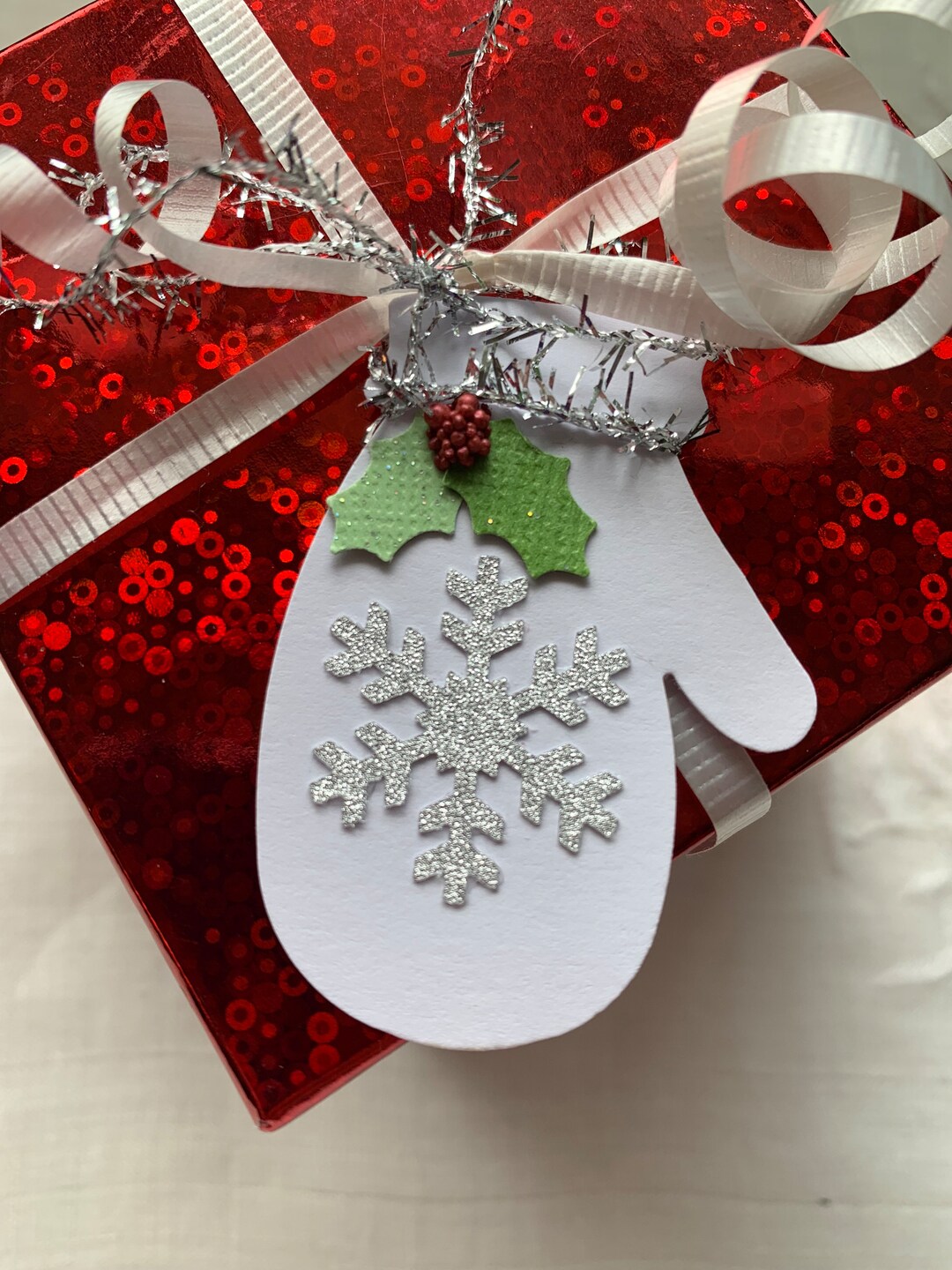 Set of 6 Mitten Snowflake Gift Tags With Holly and Tiny Tinsel ...