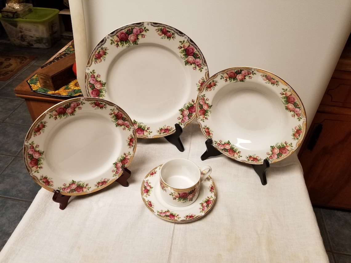 Vintage 39 Pieces of Retroneu the Prestige Collection English | Etsy