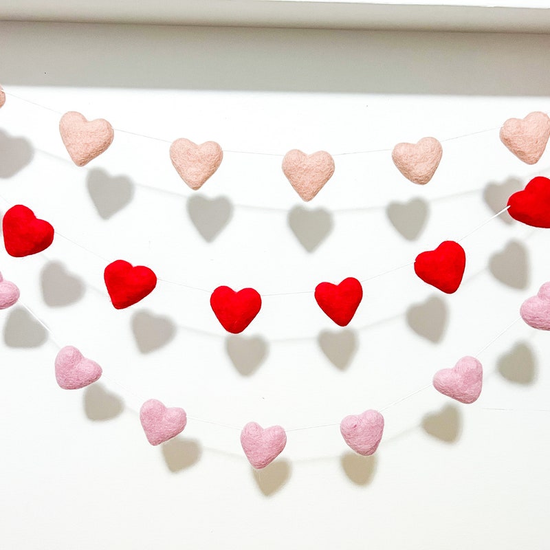 Red Heart Garland - Etsy