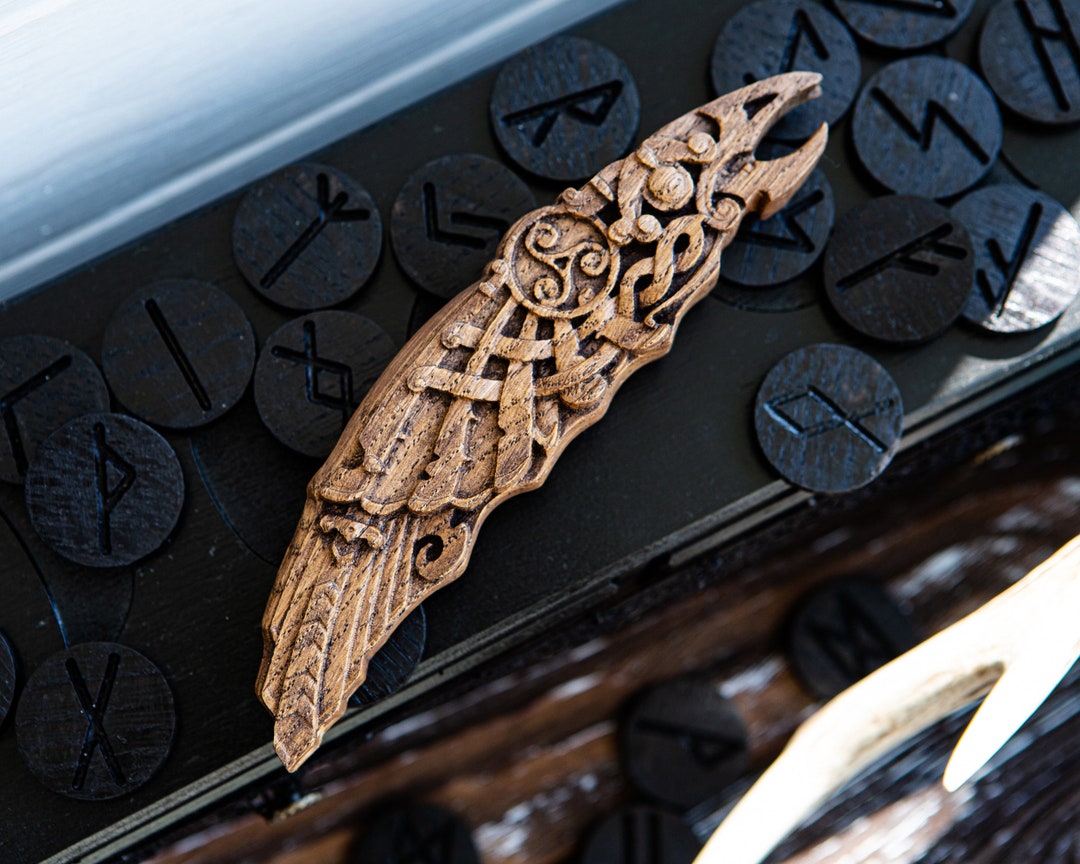 Raven Totem, Crow, Odin's Raven, Huginn and Muninn, Morrigan's Raven ...