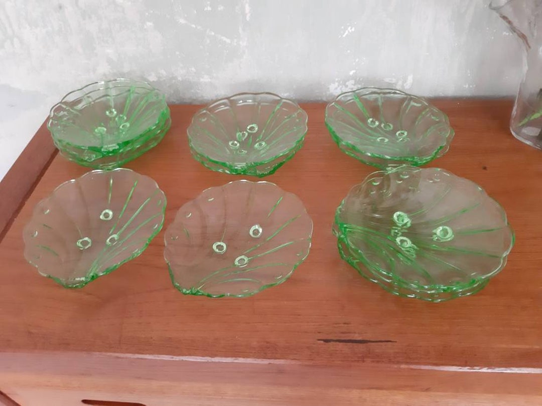 Set of 10 Plates Glass Green Shell Party Plates - Etsy UK
