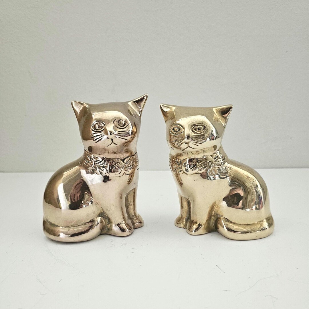 Brass Cat Figurine Bookends / Vintage Bookshelf Decor Gift Idea - Etsy
