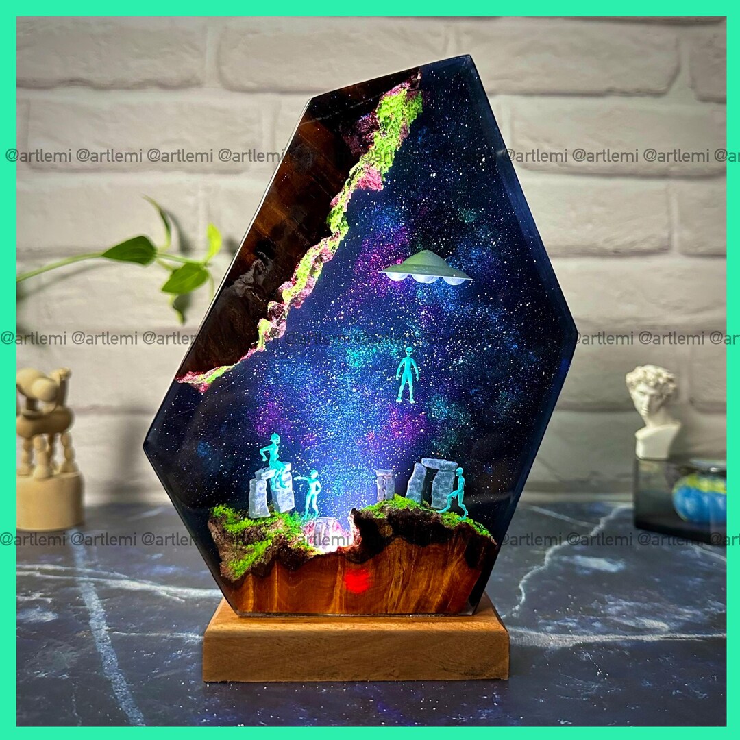Aliens and Stonehenge Resin Lamp, Space Galaxy Resin Night Light, UFO ...