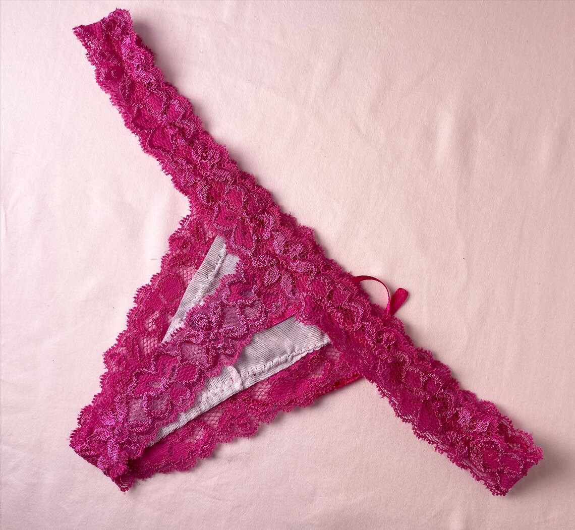 String en dentelle rose vif avec ruban et roses. - Etsy France