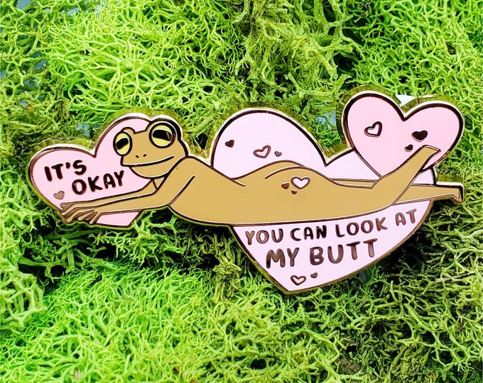 Romantic Frog Enamel Pin | Etsy