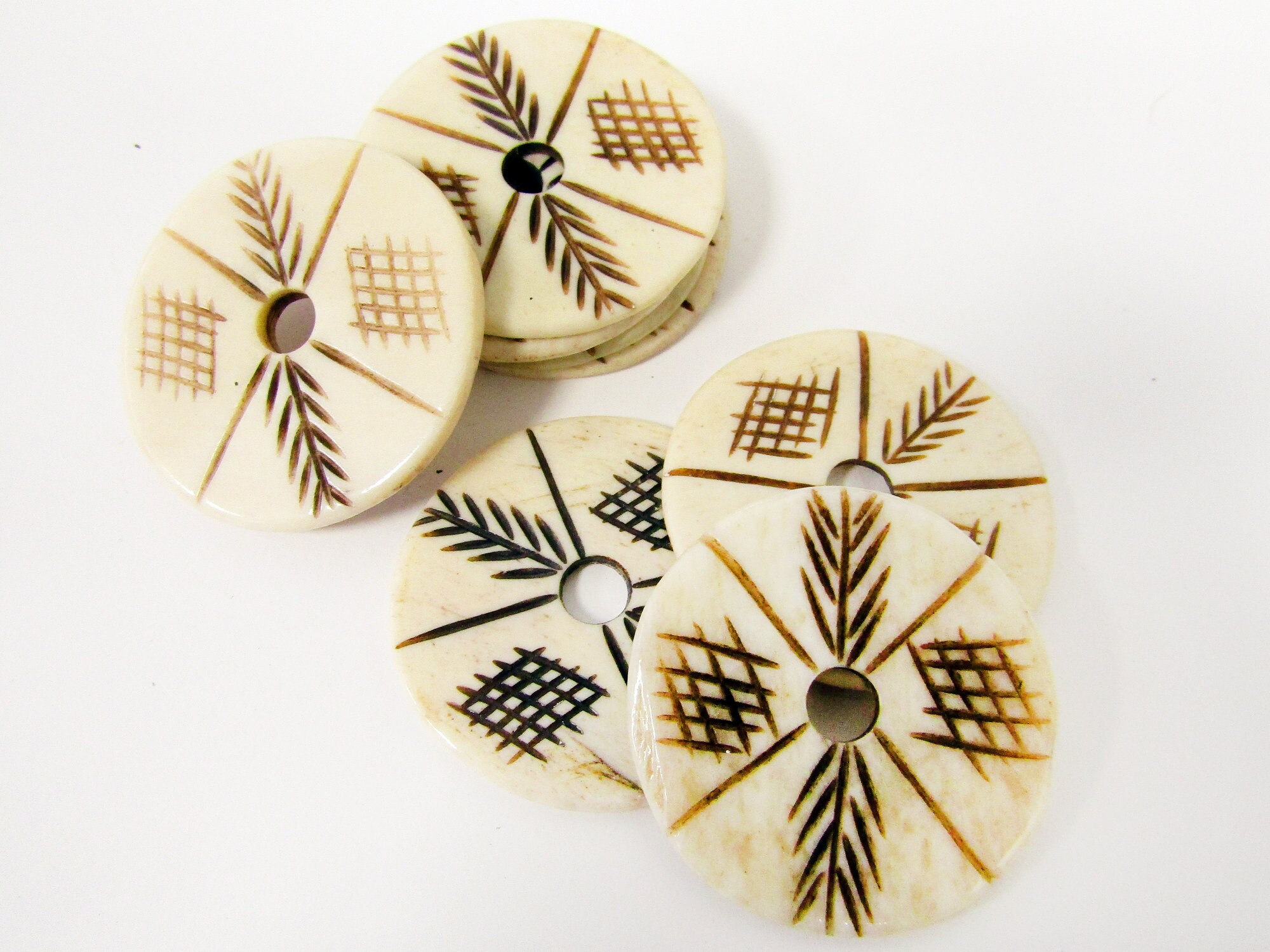 Hand Carved Bone Coins, Pack of 20 Carved Beads - Etsy.de