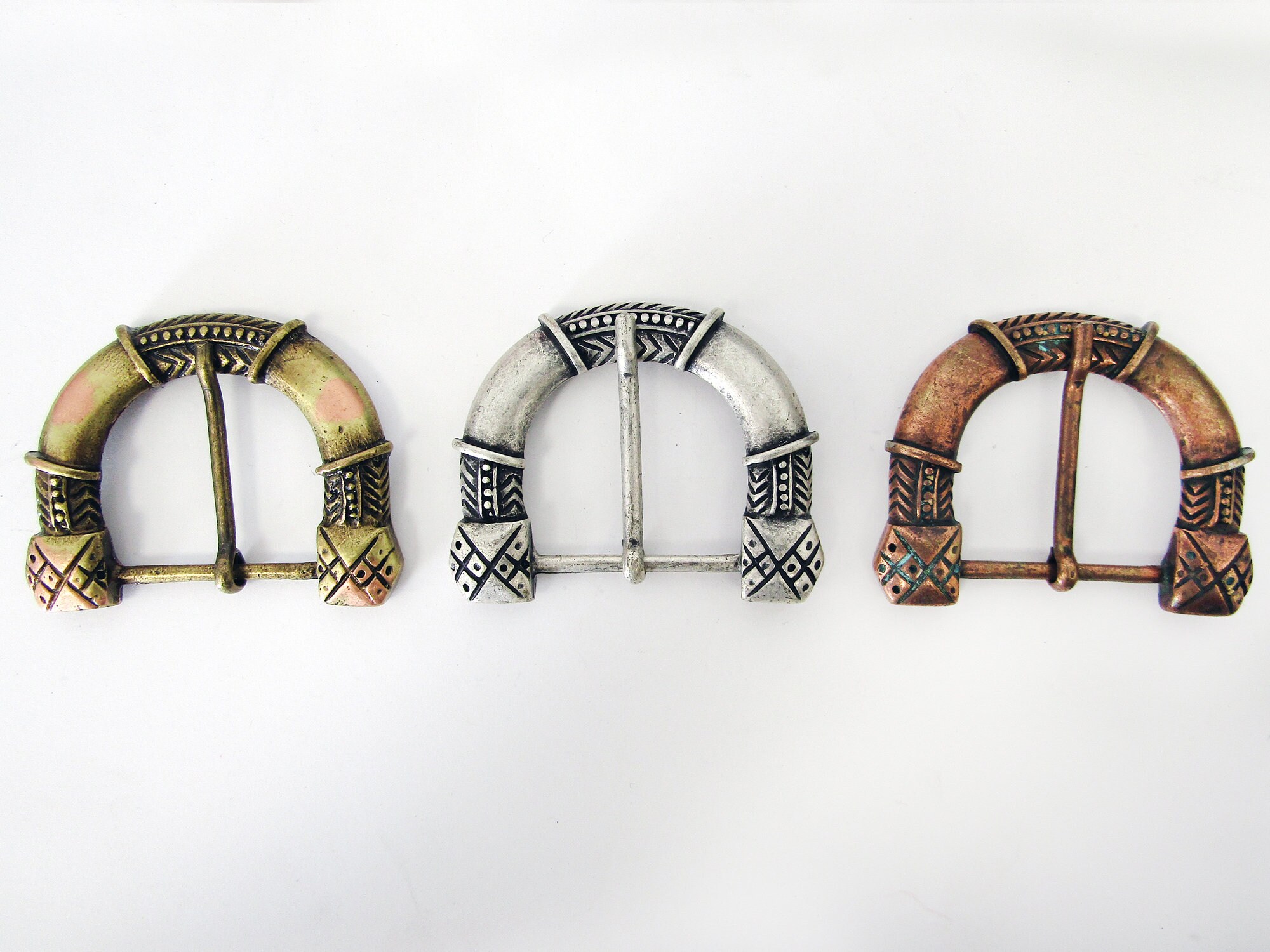 Etched C Shaped Buckle in Silver Patina or Brass - Etsy.de