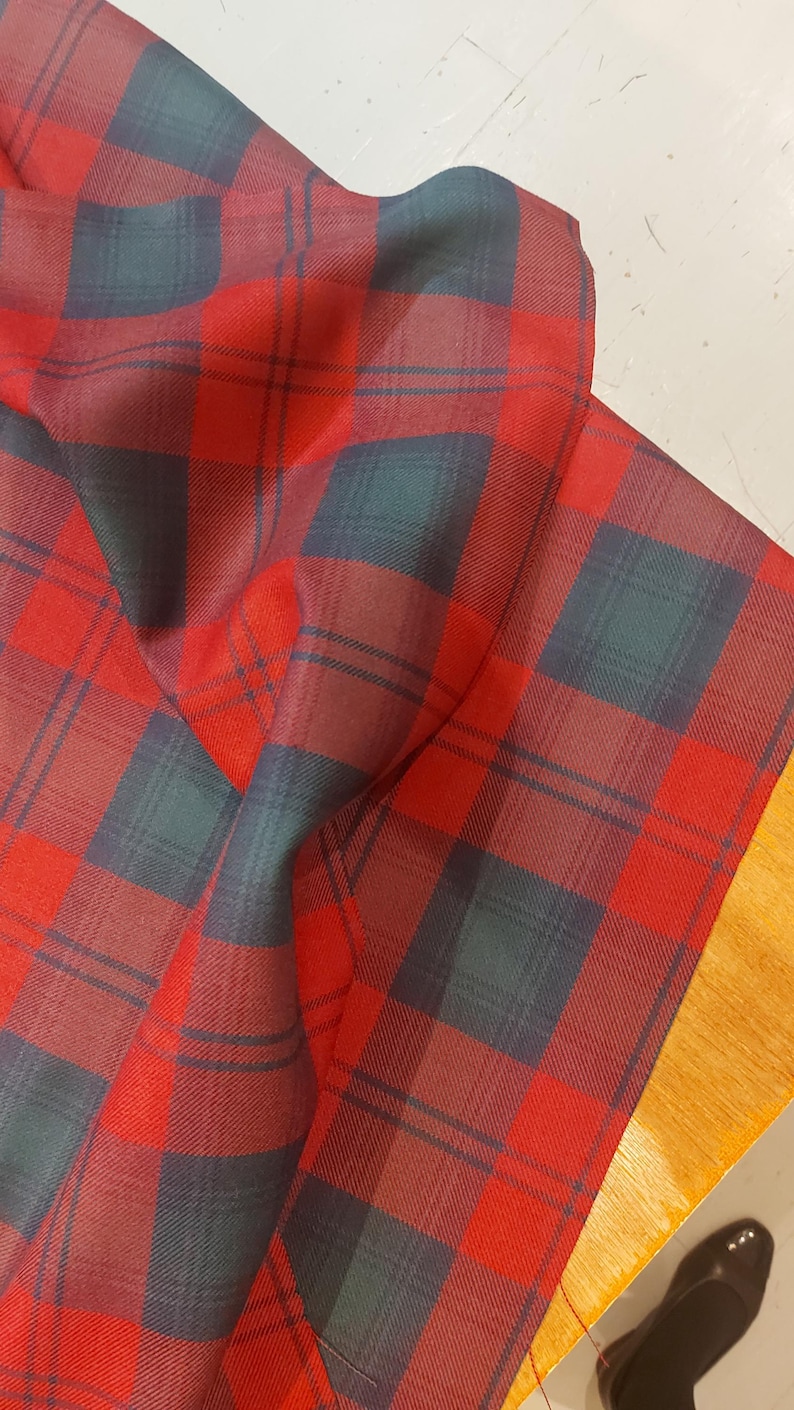 100% British Wool Lindsay (M) Plaid Tartan Fabric, Width 150cm / 59 ...
